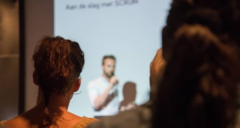 Proxémia ¿Qué es? Definición y ejemplos » Reservadepalabras.org